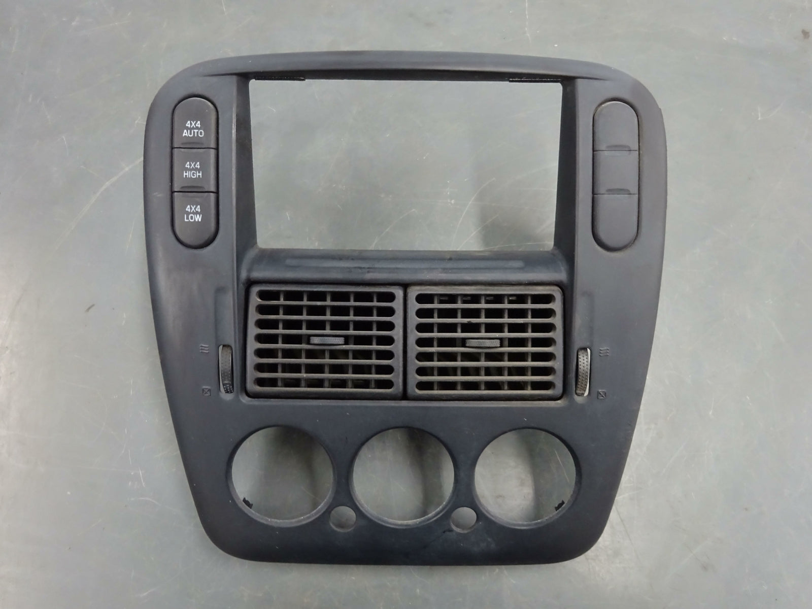 FORD EXPLORER: Center Dash Vent Radio Heater 4x4 Control Bezel 2003 ...