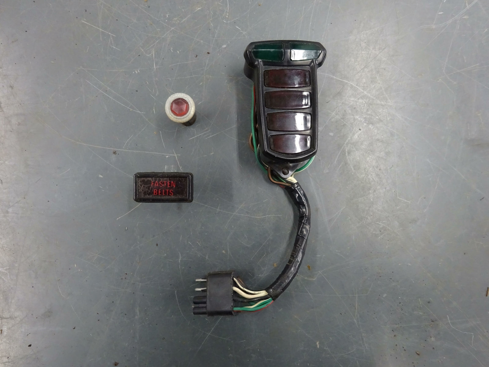 JAGUAR XJ6: Combination Status Hazard Ignition Brake Oil Indicator Lig ...
