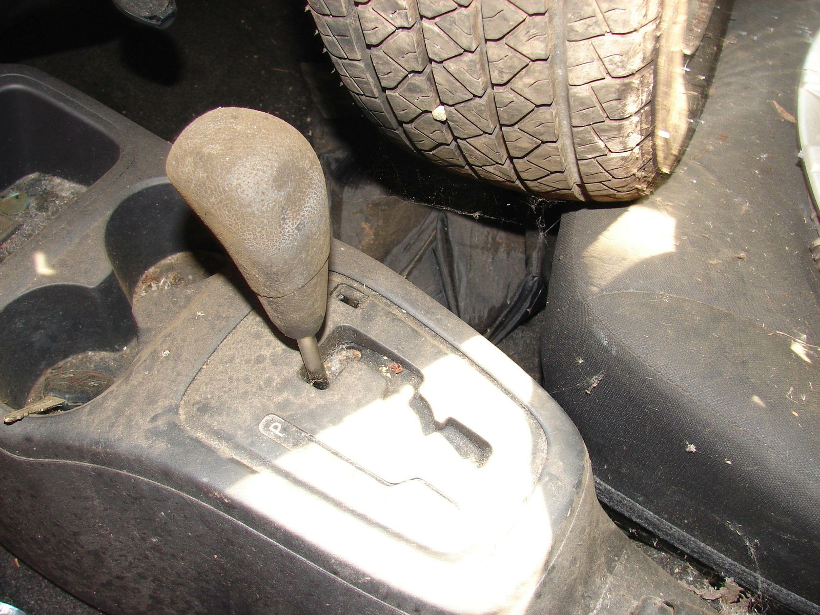 Floor Shifter MITSUBISHI MIRAGE 14 – Fox Auto Salvage & Parts