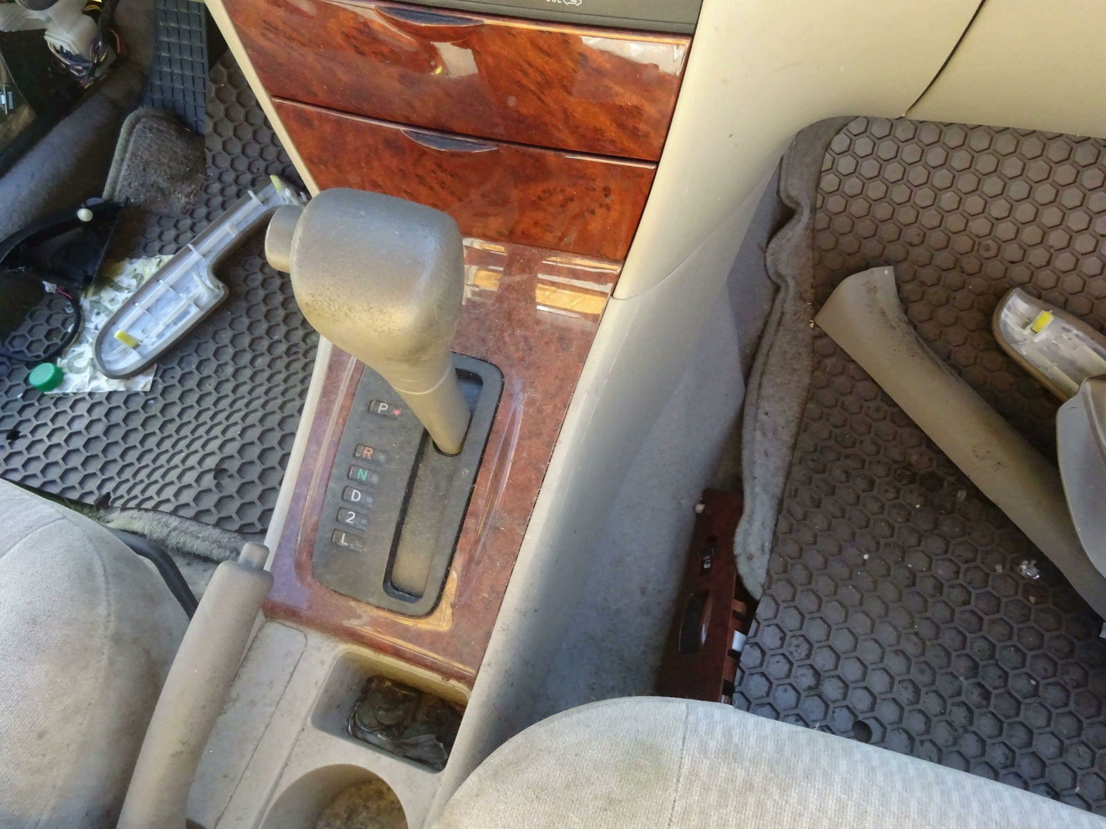 Floor Shifter TOYOTA COROLLA 06 – Fox Auto Salvage & Parts