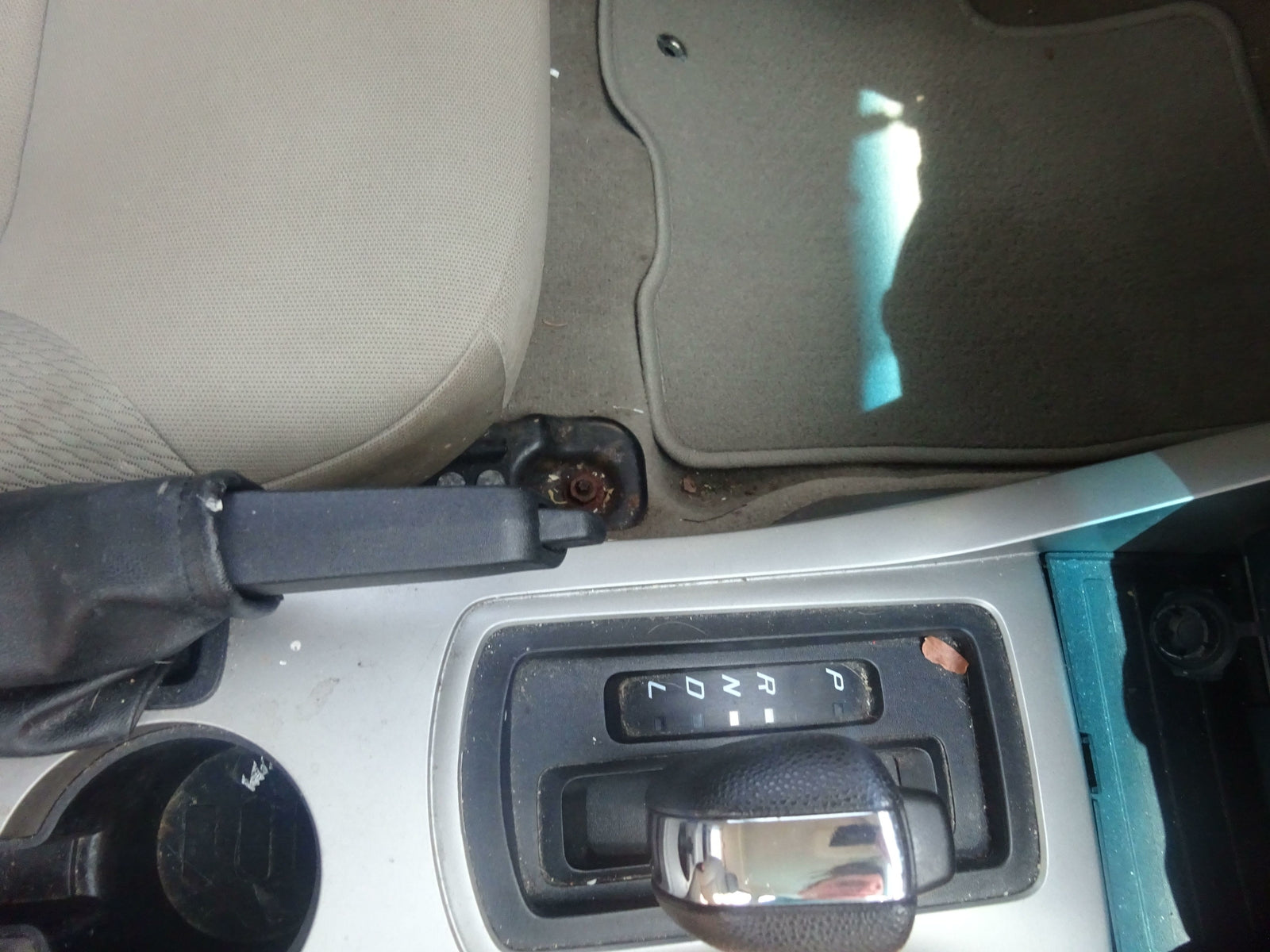 Floor Shifter FORD FOCUS 08 – Fox Auto Salvage & Parts