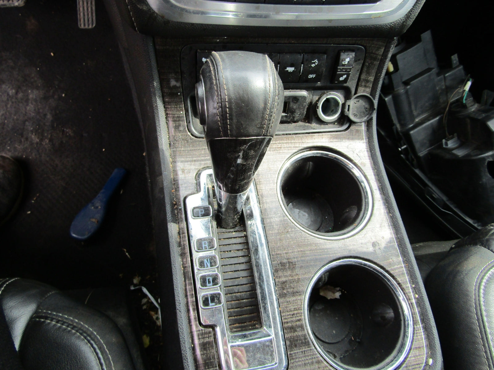 Floor Shifter GMC ACADIA 15 – Fox Auto Salvage & Parts
