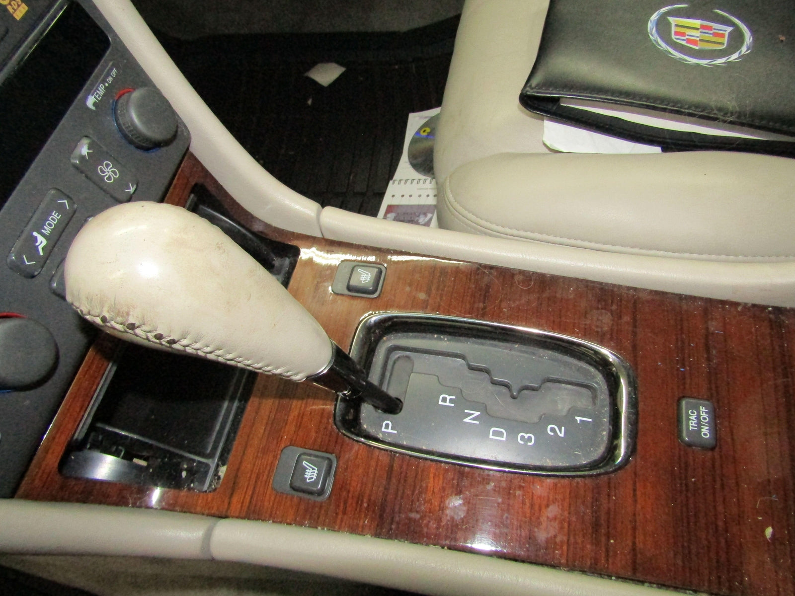 Floor Shifter CADILLAC SEVILLE 01 – Fox Auto Salvage & Parts