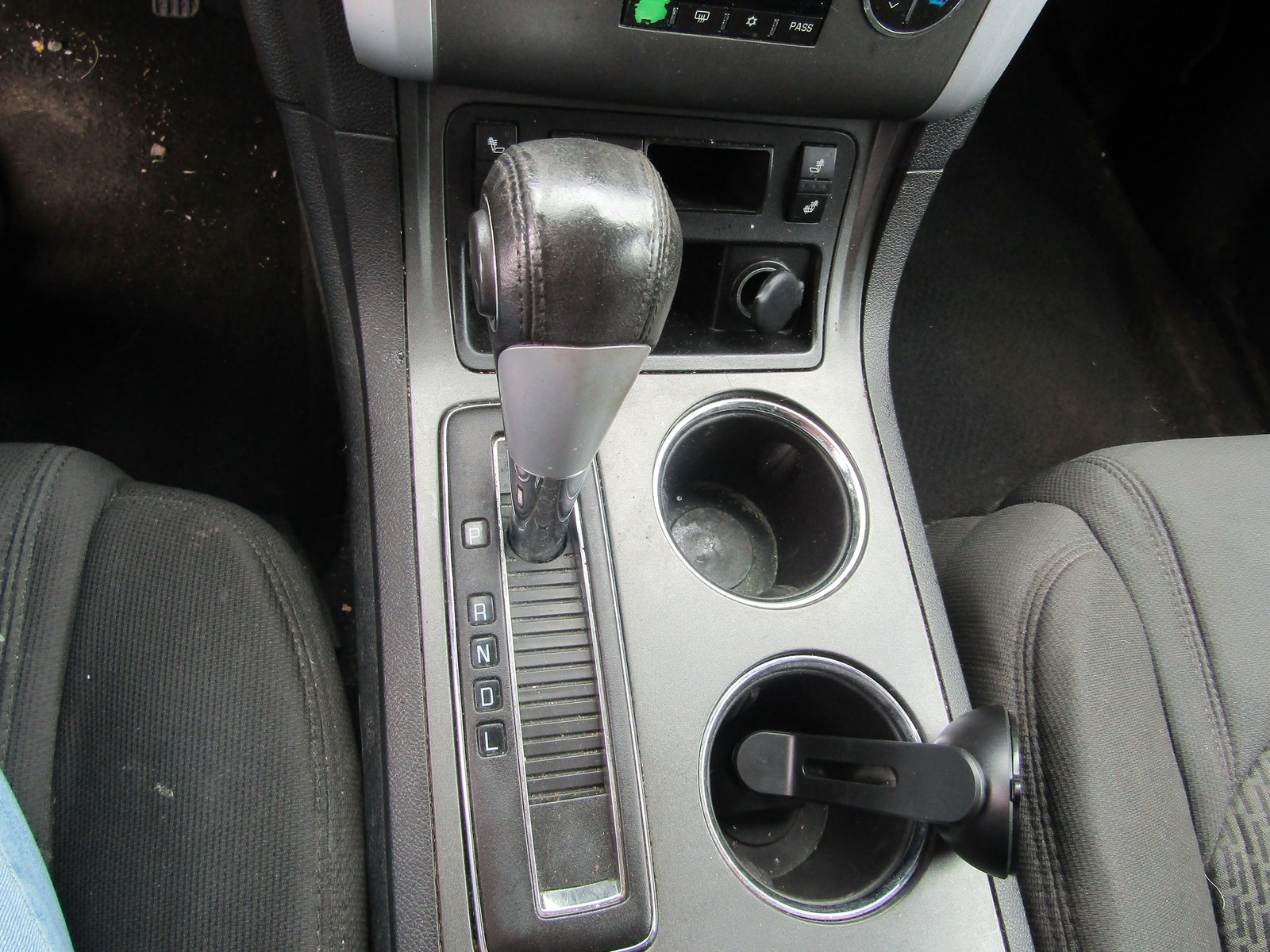 Floor Shifter CHEVY TRAVERSE 12 – Fox Auto Salvage & Parts