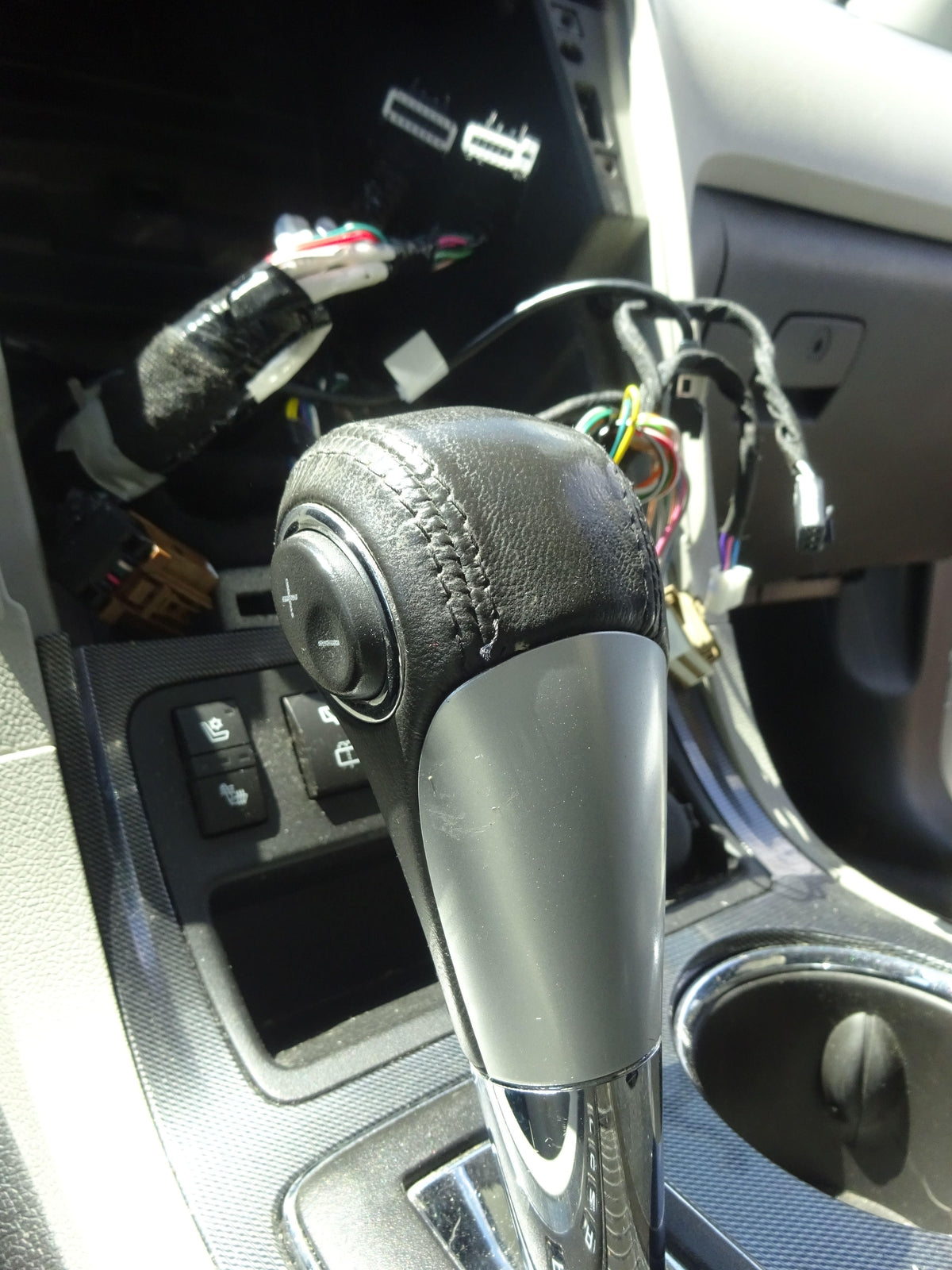 Floor Shifter 3.6L CHEVY TRAVERSE 11 – Fox Auto Salvage & Parts