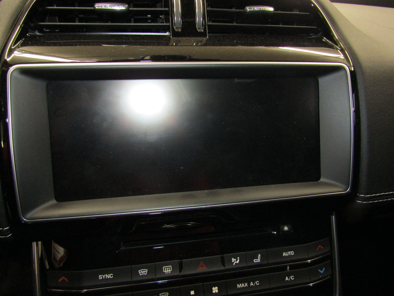 INFO DISPLAY SCREEN DASH MOUNTED 10" JAGUAR XE 17 18 19 – Fox Auto ...